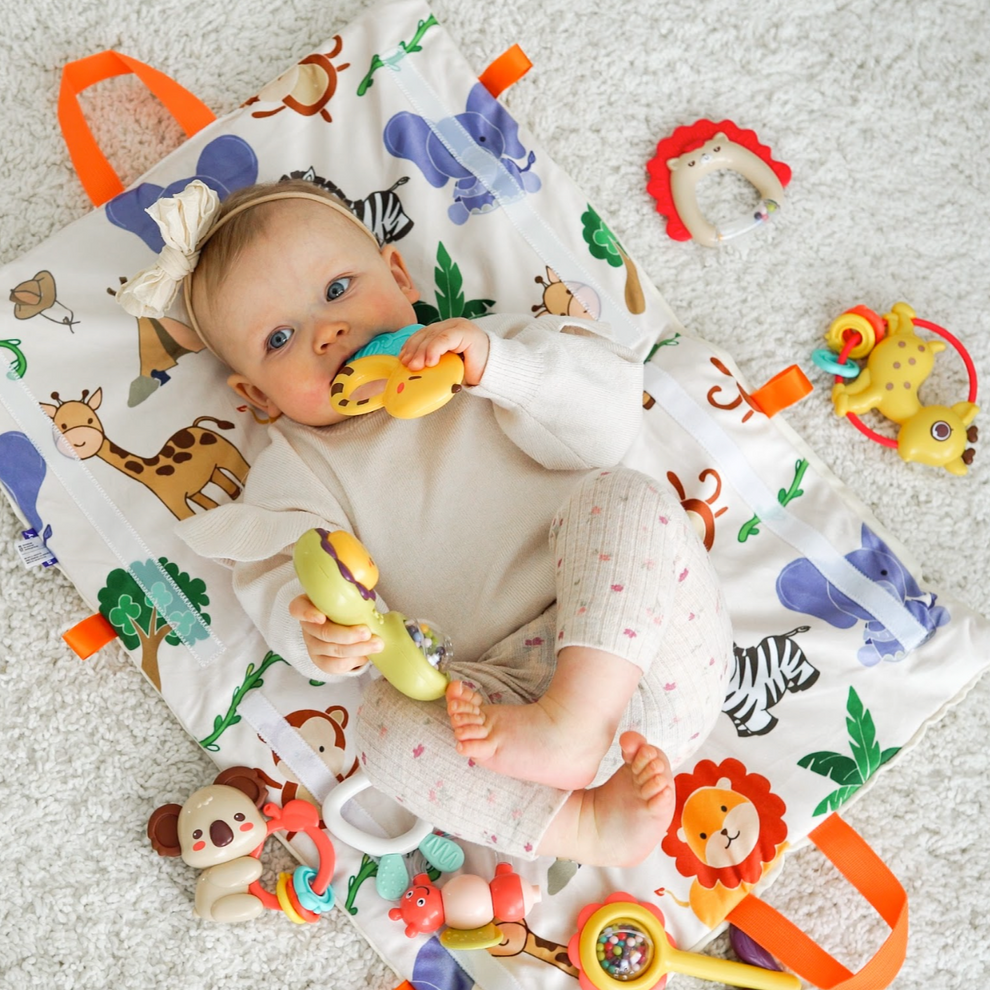 Fold + Go 8-Piece Rattle Set – Move2Play